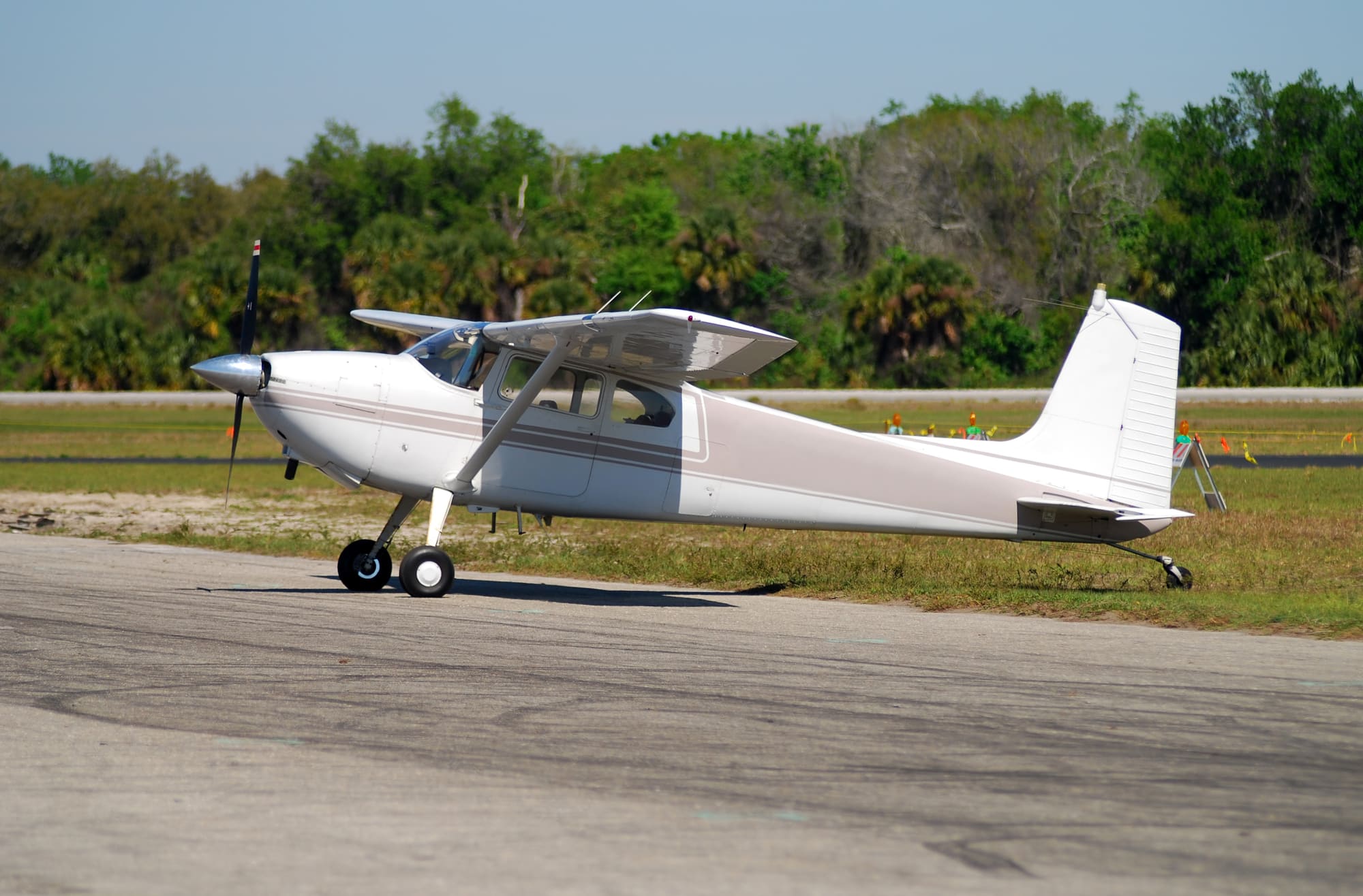 How Much Does a Cessna 180 Skywagon Cost? (In 2023)